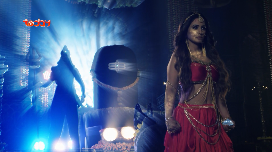 Xà Nữ Tái Sinh với câu chuyện nối tiếp 2 mùa phim Naagin đặc sắc